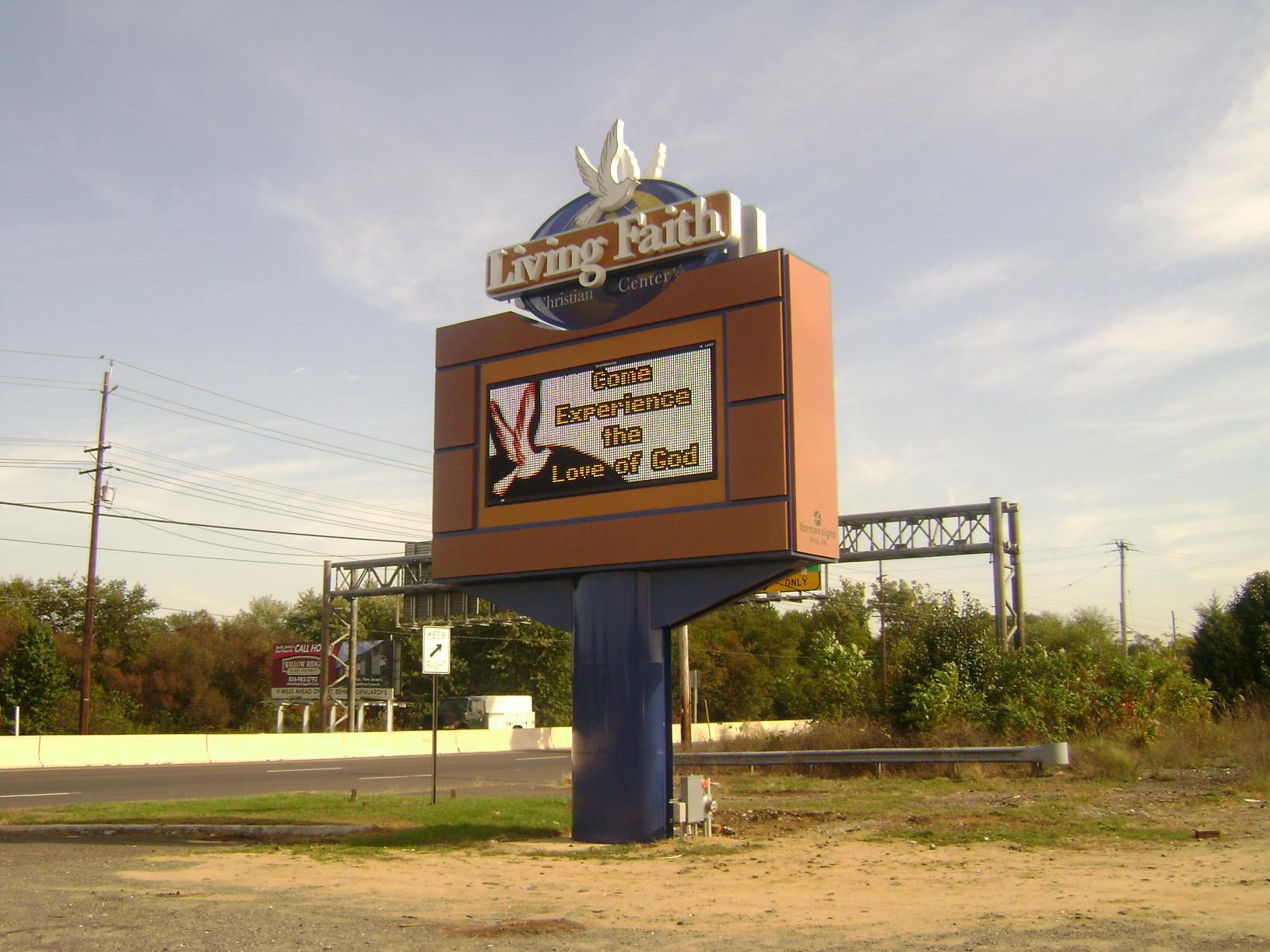 Custom Pole Signs for Businesses | Forman Signs