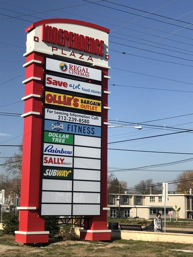Multi-Tenant Pylon & Shopping Center Signs | Forman Signs