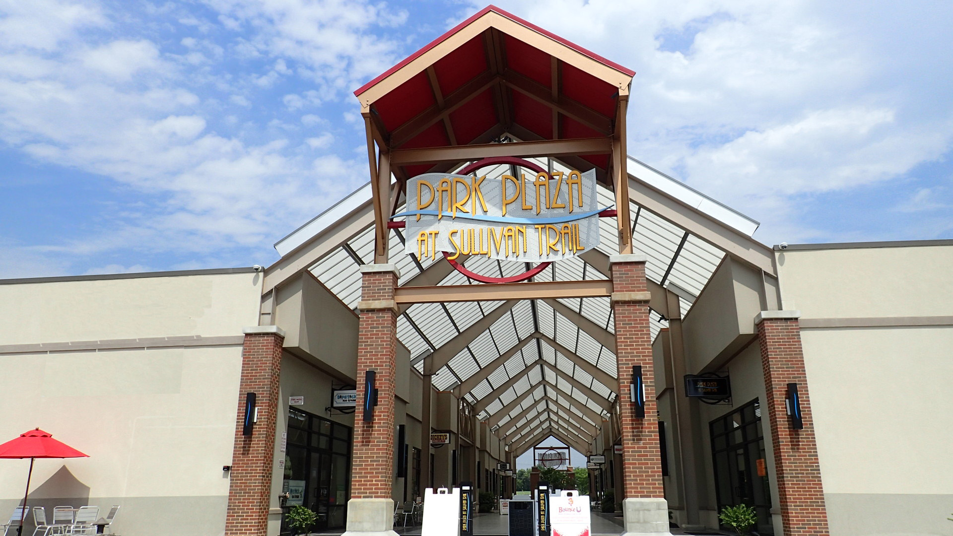 Outdoor Business Signs & Exterior Signage | Forman Signs