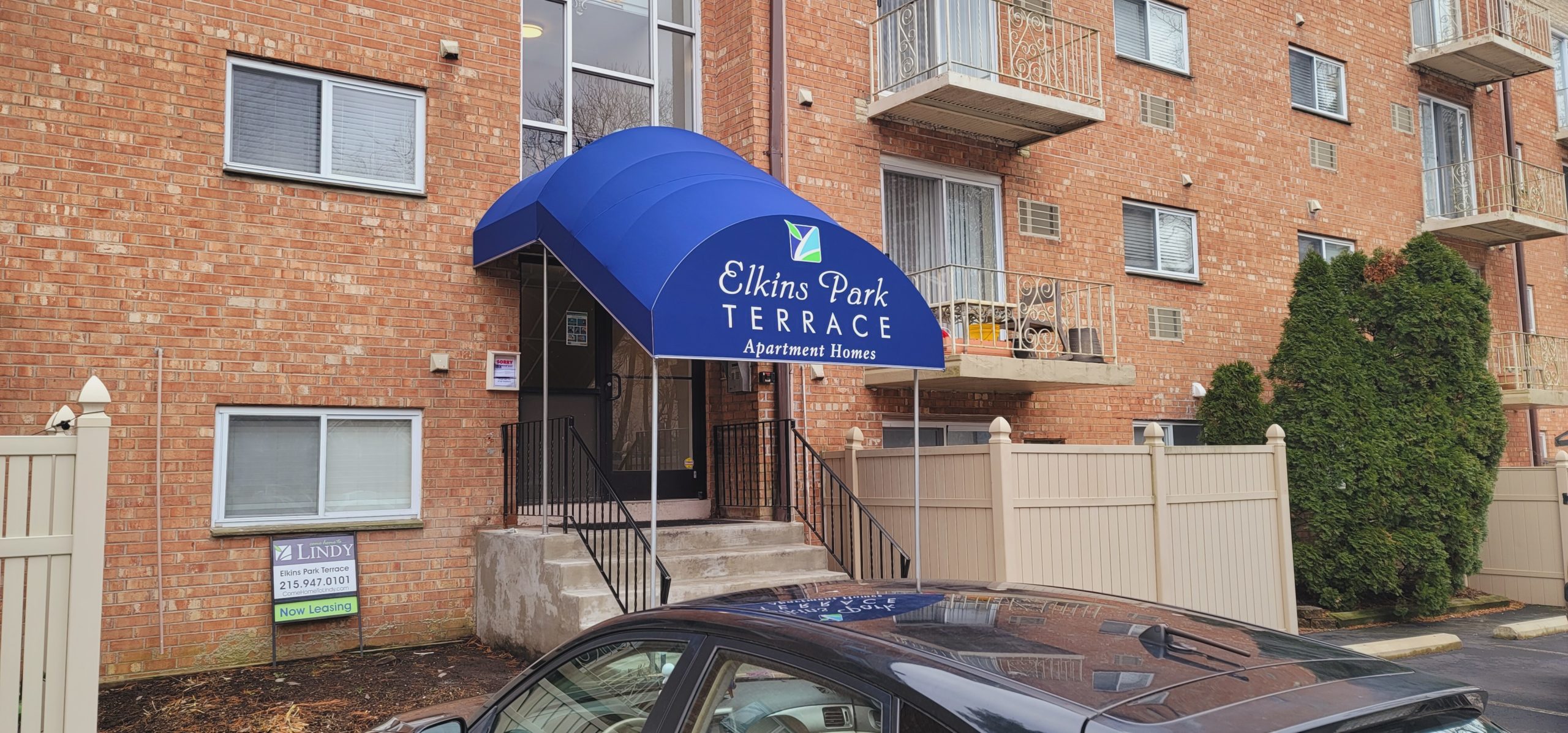 Custom Canvas Business Window Awnings | Forman Signs